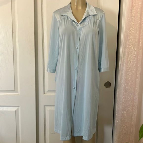 Vanity Fair | Intimates & Sleepwear | Vintage Night Robe Vanity Fair ...